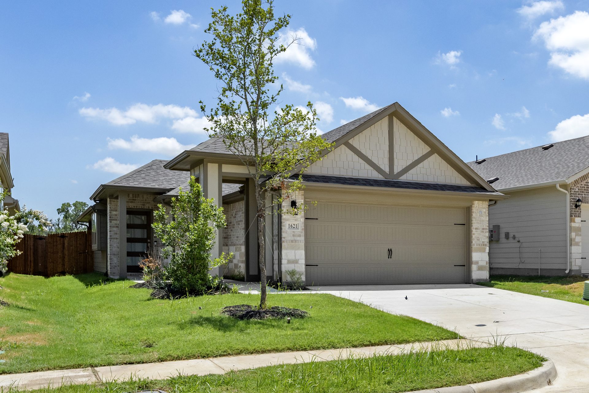 1621 Meadow Crest Drive - Keeneland | New Home Aubrey